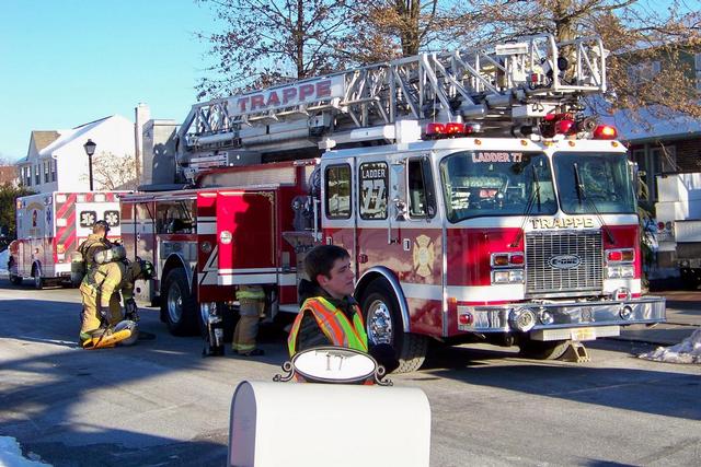 Ladder 77 Assists Station 98 on a Working House Fire - Trappe Fire Company